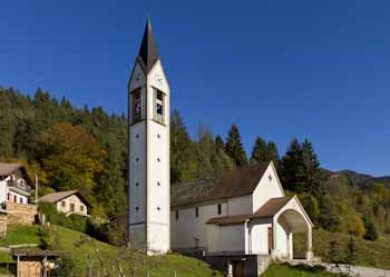 OVARO (Ud), fraz. Liariis. Chiesa dei Santi Vito e Crescenzia Martiri ...
